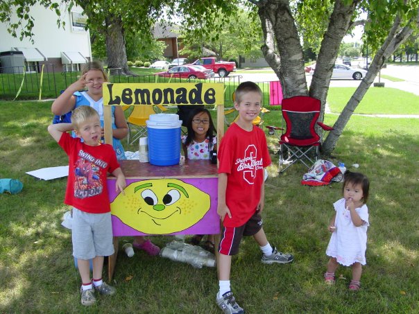 Police close lemonade stand by siblings aged 7 and 8 for lack of permit ...