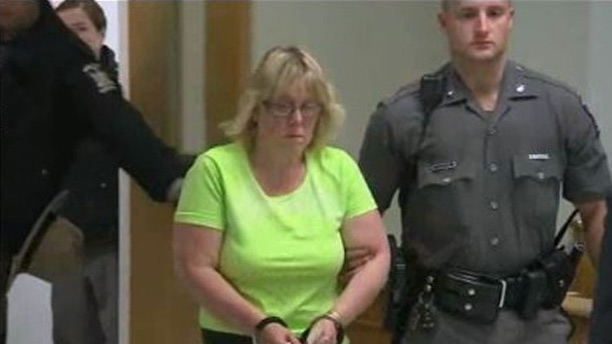 Prison seamstress Joyce Mitchell had sex with one inmate who escaped ...