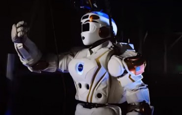 Russian billionaire Dmitry Itskov seeks immortality through robot - The ...