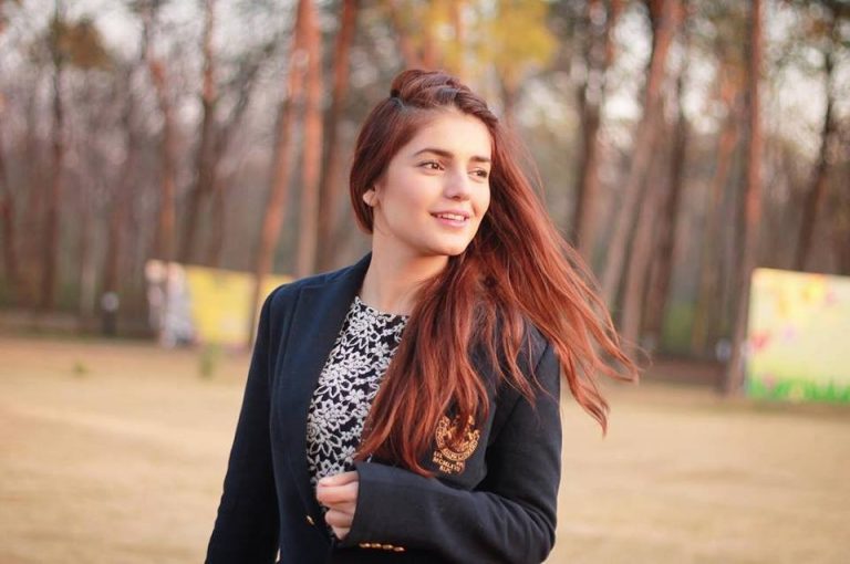 New Yorker Momina Mustehsan takes South Asia by storm with â€˜Afreenâ ...