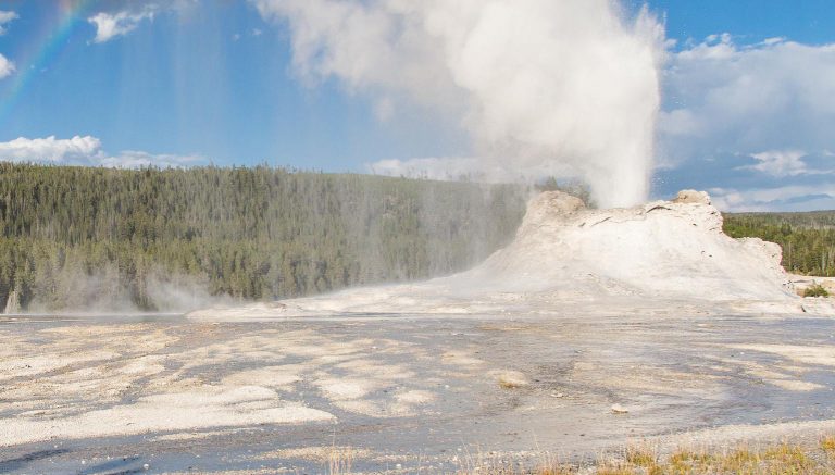 Yellowstone supervolcano can generate electricity if NASA cools it ...